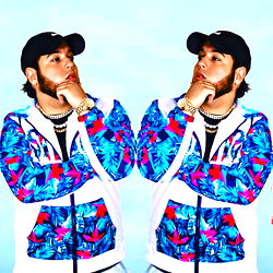 Alex Anthony🔥 - The Sensual Elegance of an Experienced Model