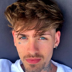 Lucas Hall - OnlyFans Model