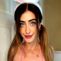 Larna Xo - Fashion Model from Birmingham