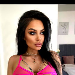 Alexandra Ale's Exclusive OnlyFans Profile - Glamour, Mask & Sexy Sensations for $15