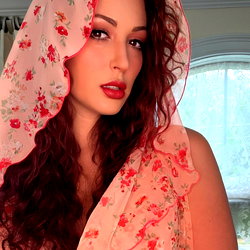 Carlotta Champagne - Art and Glamour Model