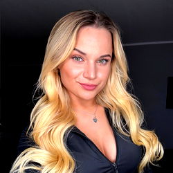 Romina's OnlyFans Catalogue - The Ultimate Experience